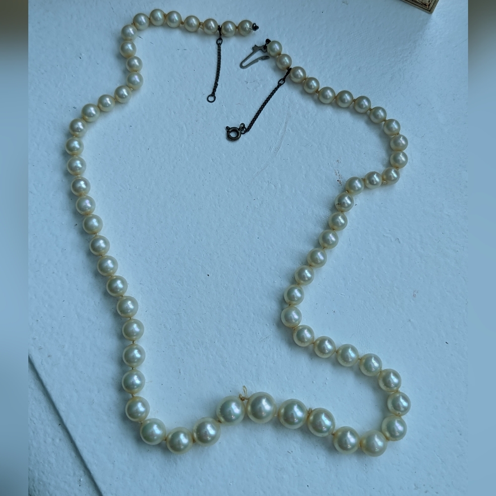 Vintage 1950s Pearls With Clasp - Gem